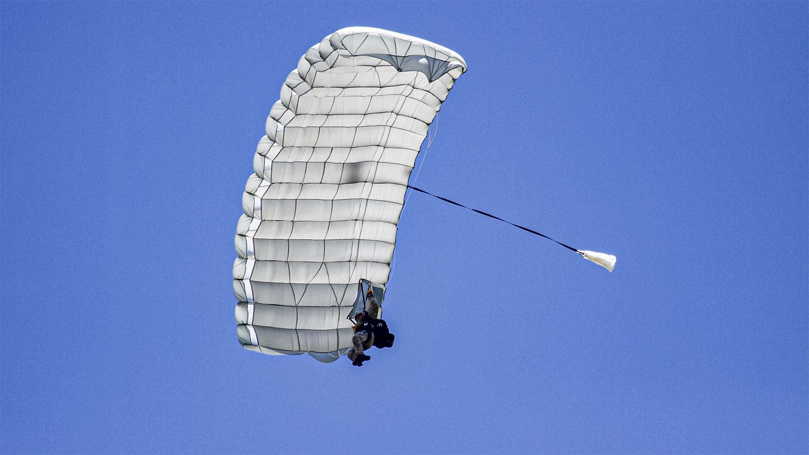TPDS-LLT-M - Tactical Parachute Delivery Systems, Inc.