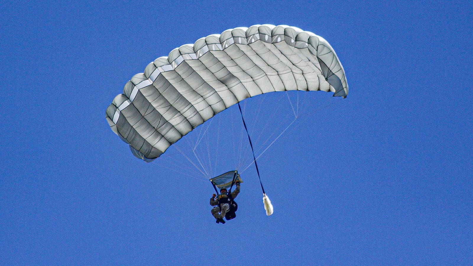 TPDS-LLT-M - Tactical Parachute Delivery Systems, Inc.